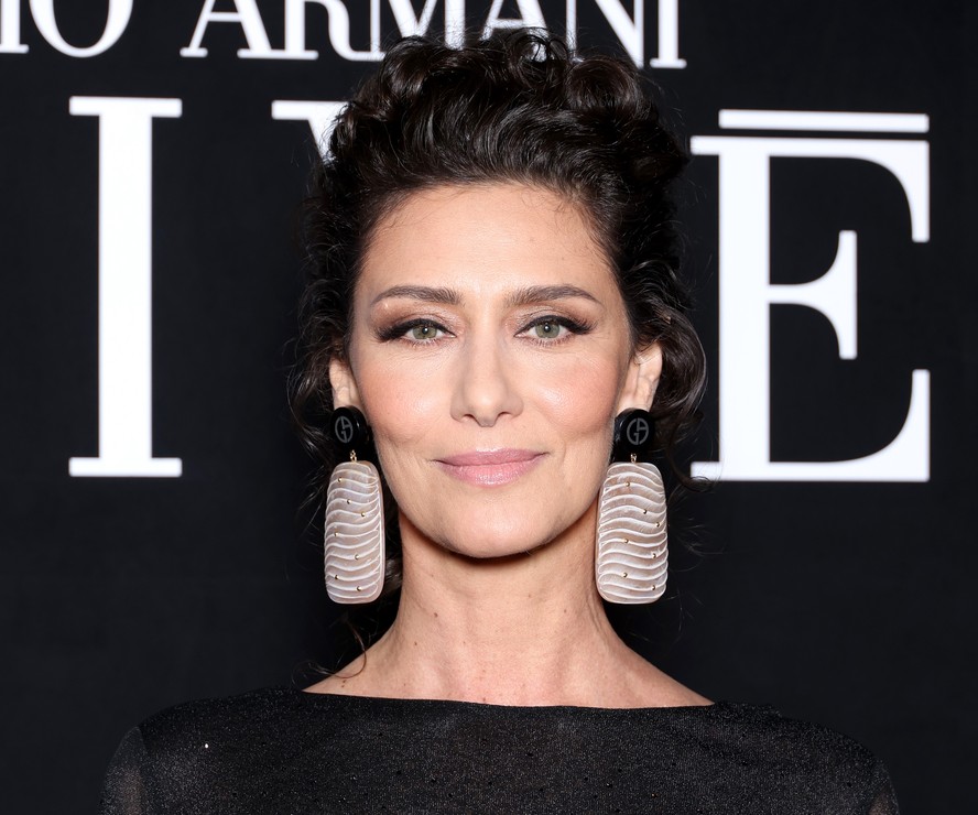 Com presença de Maria Fernanda Cândido, Giorgio Armani faz desfile ...