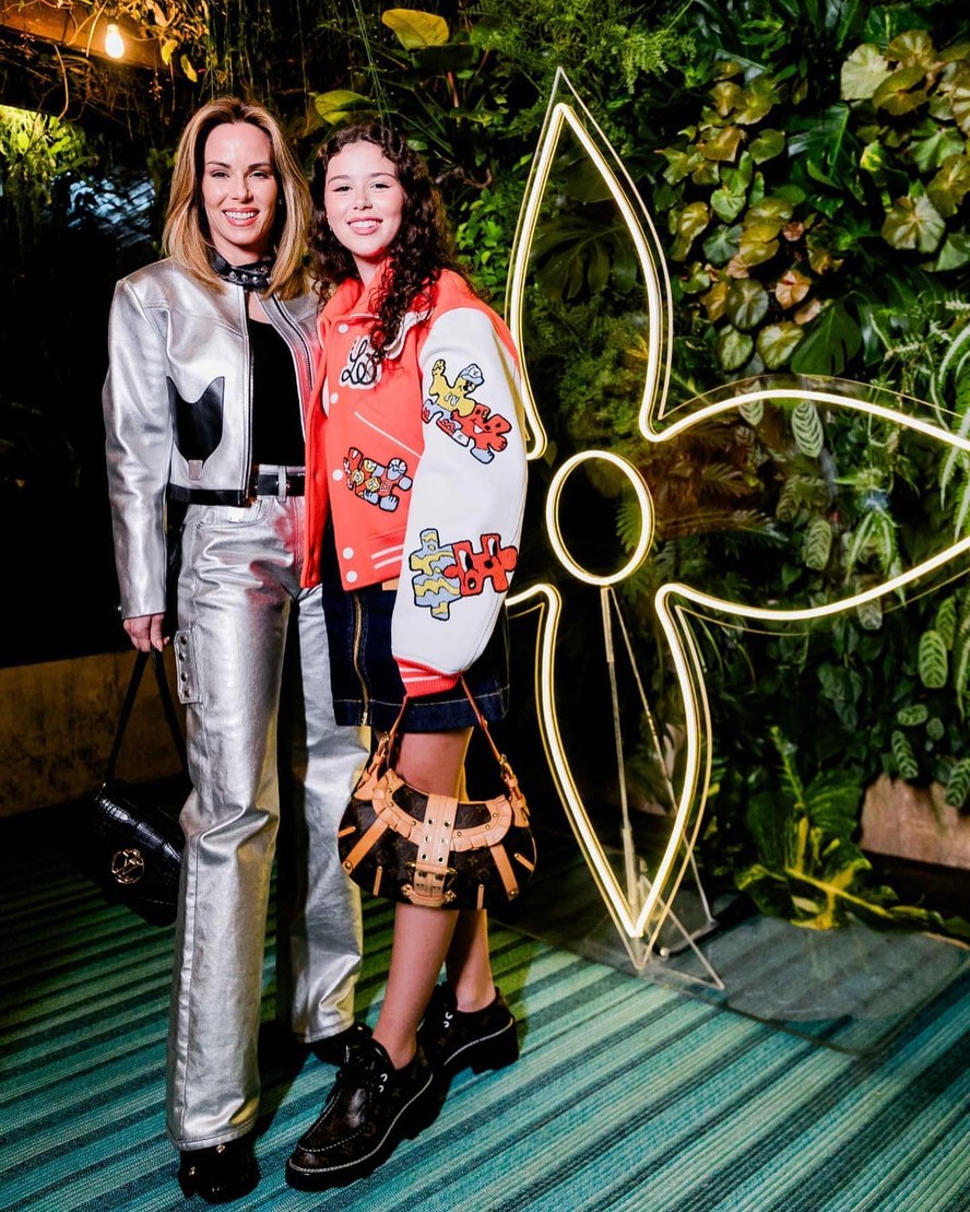 Ana Furtado surge com a filha em evento e se derrete: 'Minha parceirona'