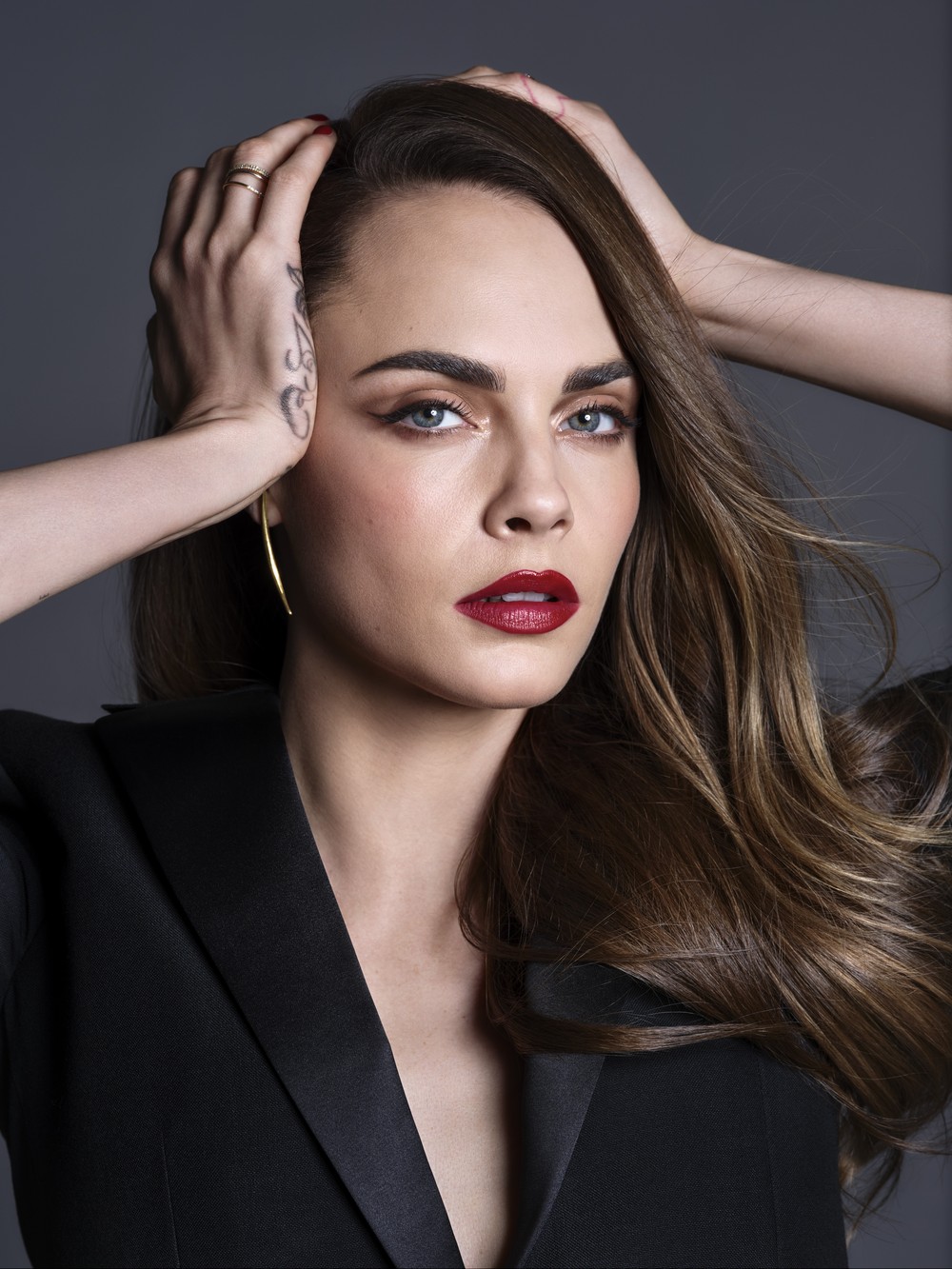Cara Delevingne entrega ritual de beleza e se faria 'risquinho na ...