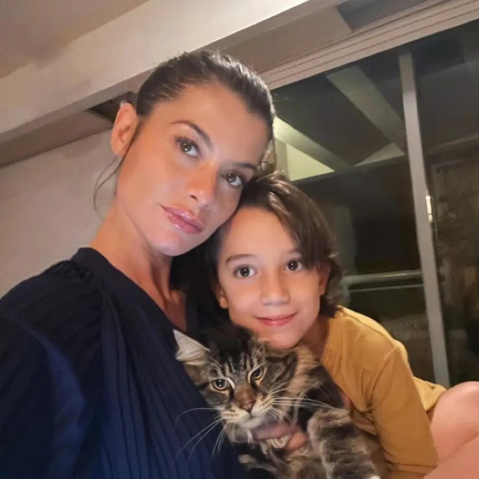 'Eu sou para poucos': Alinne Moraes detalha escolha por uma vida reclusa com marido e filho