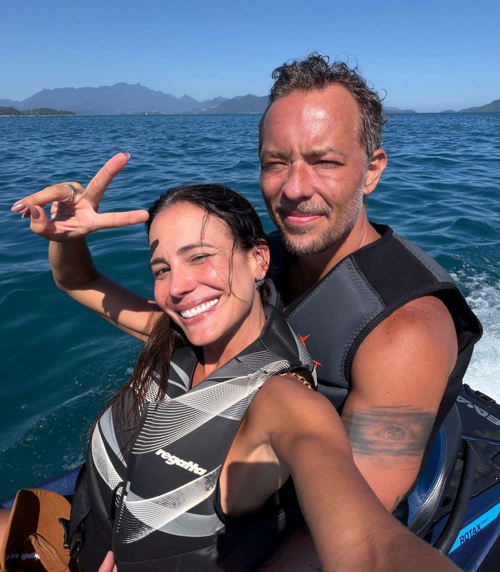 Juliana Knust mostra férias com novo namorado e os filhos: 'Cercada por ...