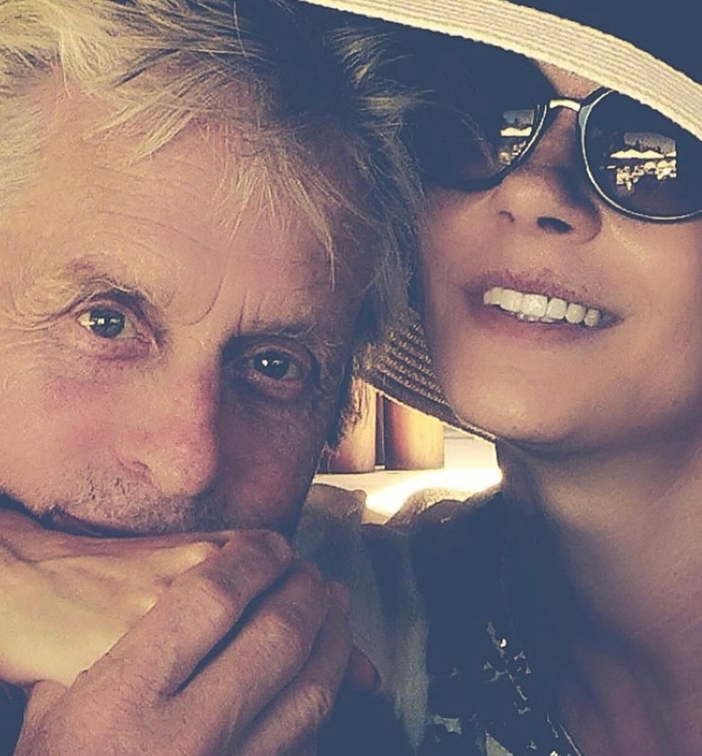 Nascidos no mesmo dia, Catherine Zeta-Jones e Michael Douglas comemoram ...