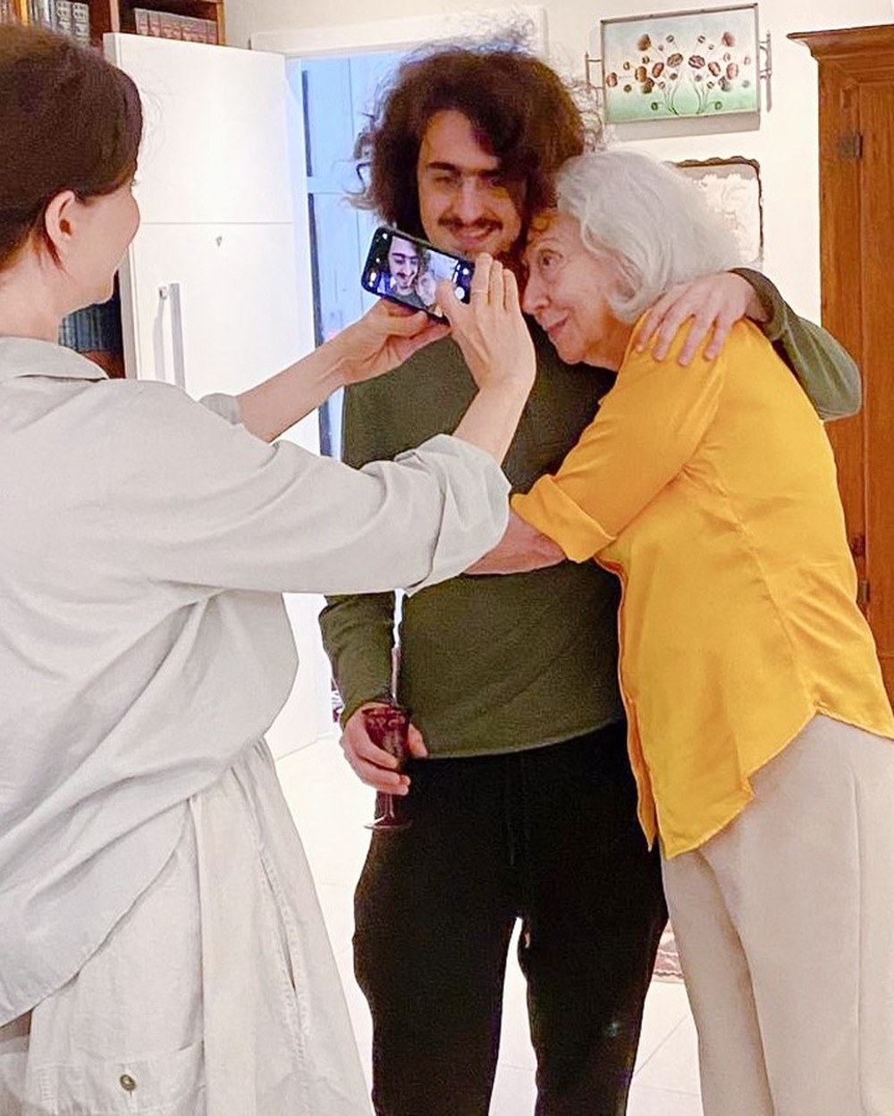 Fernanda Torres é casada com cineasta e filho já fez série da Globo ...