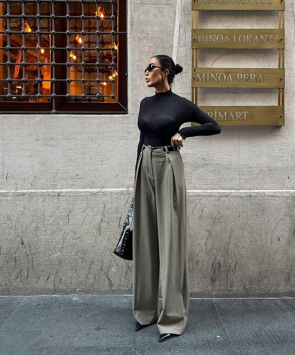 Look com calça pantalona preta: 30 Visuais marcantes para se inspirar
