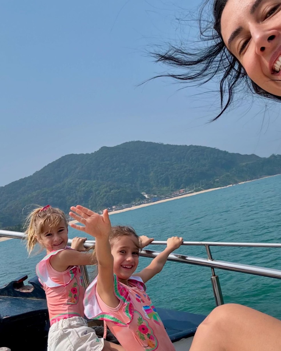 Sheilla Castro comemora os 6 anos das filhas gêmeas: 'Ver vocês crescendo é bom demais'