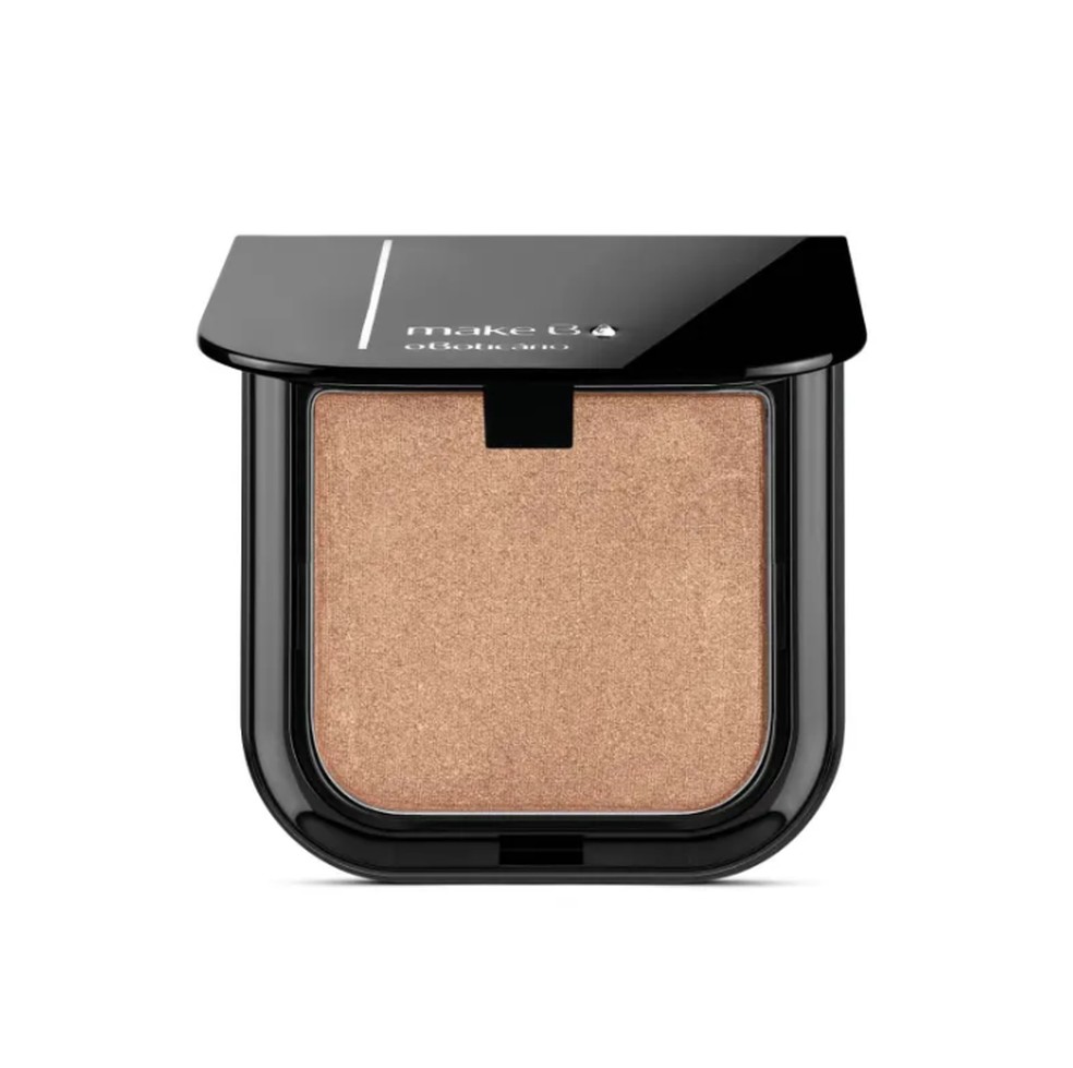 Iluminador na maquiagem: 10 opções versáteis para deixar a pele glow