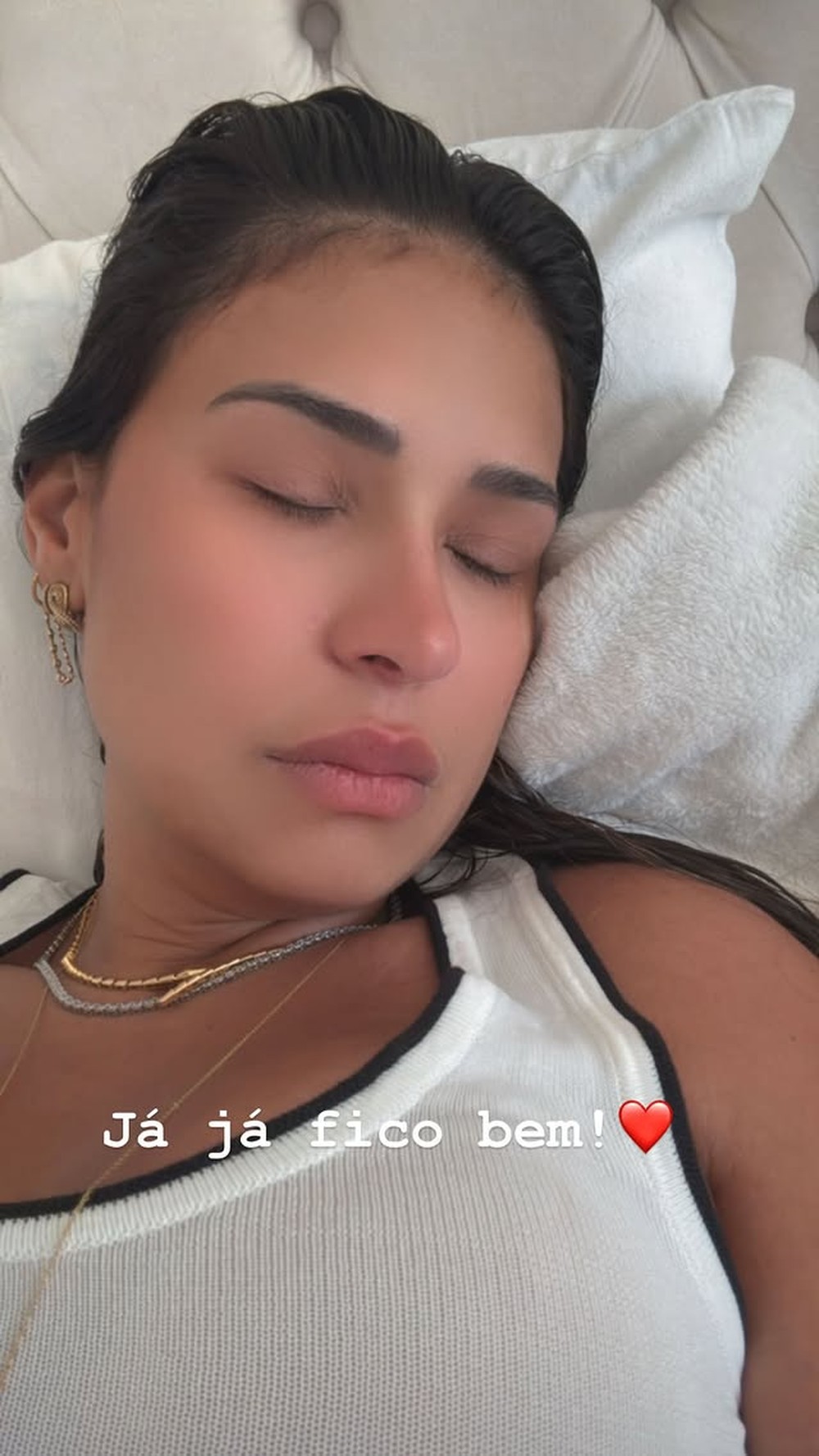 Após show, Simone Mendes posta foto em hospital e revela diagnóstico ...