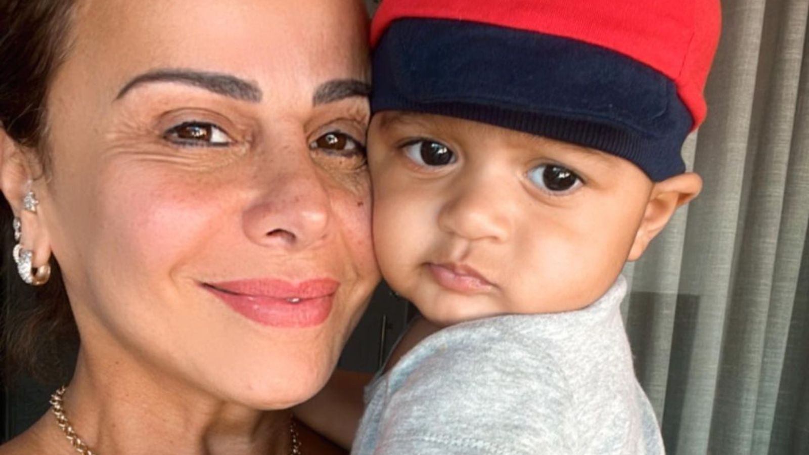 Viviane Araújo encanta famosas ao mostrar o filho tomando sol: 'Fofura'
