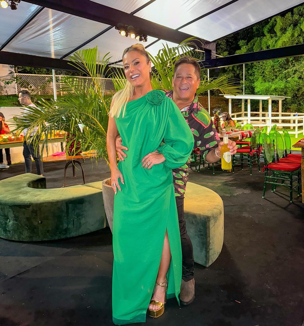 Poliana Rocha lamenta passar a virada do ano longe de Leonardo ...