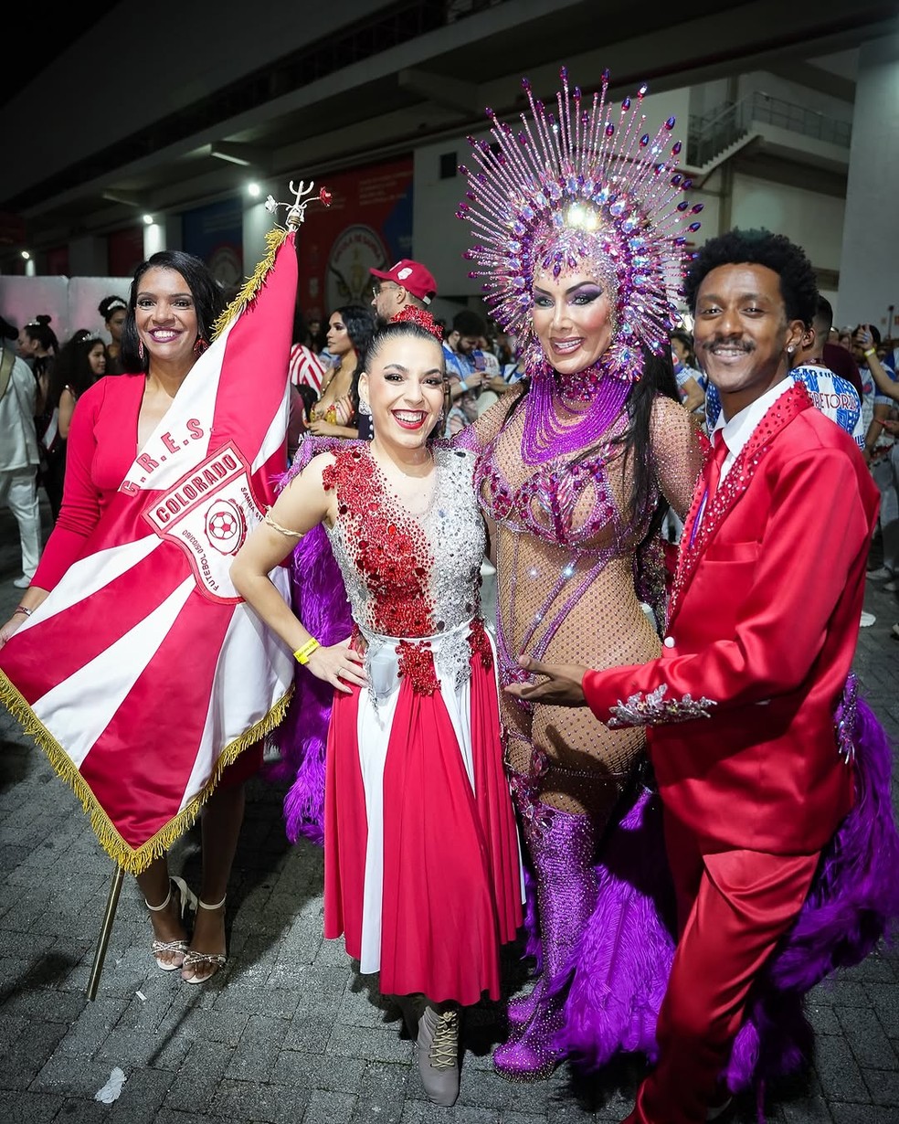 'Finalmente somos aceitas': Camila Prins, rainha trans da Colorado do ...