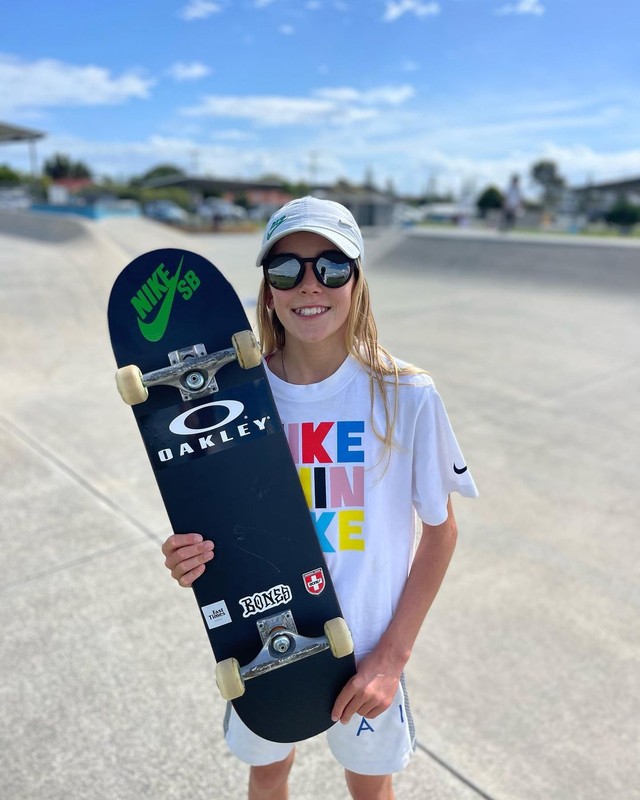 Quem é Chloe Covell, australiana de 14 anos que é promessa do skate street