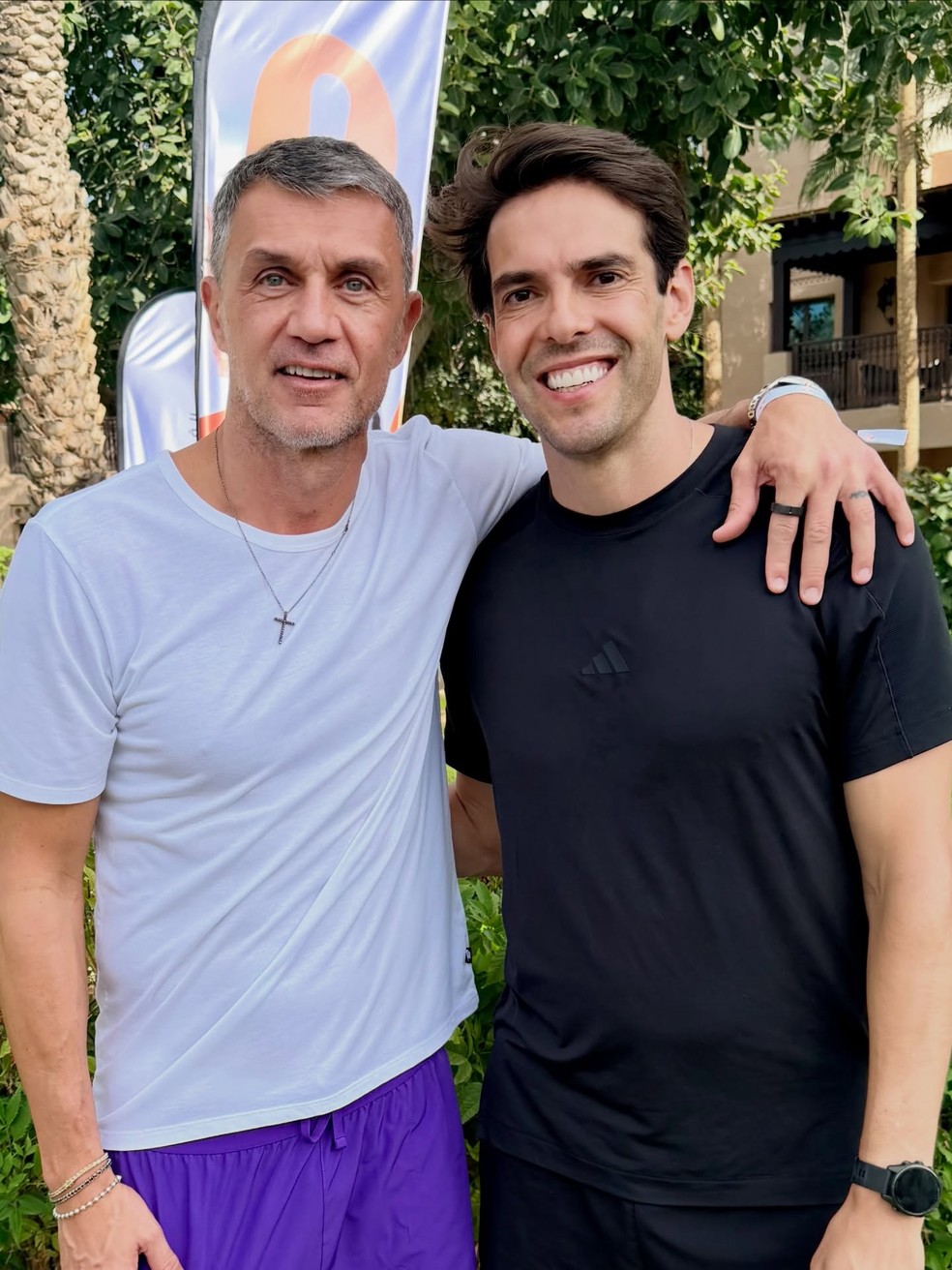 Família, amigos, filhos: Carol Leite e Kaká posam durante férias ...
