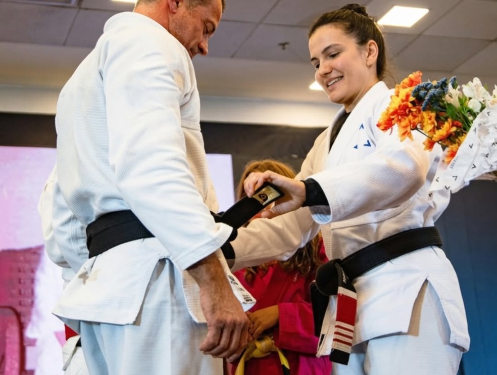 Kyra Gracie resgata foto do início de namoro com Malvino Salvador: Só ...