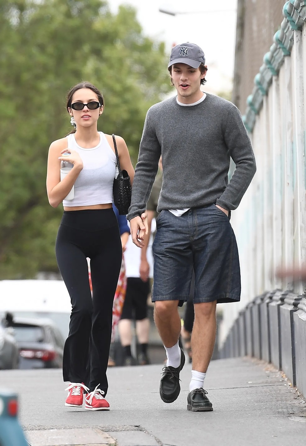 O que os tênis queridinhos de Olivia Rodrigo, Sofia Richie e mais celebridades têm em comum?