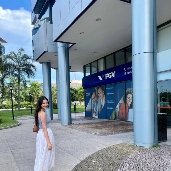 Isadora Ribeiro comemora entrada da filha em faculdade conceituada no ...
