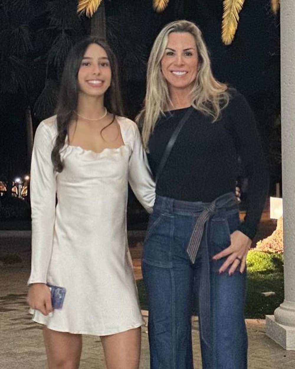 Joana Prado se derrete em homenagem de aniversário da filha, Vitoria Belfort: 'Honra ser sua mãe'