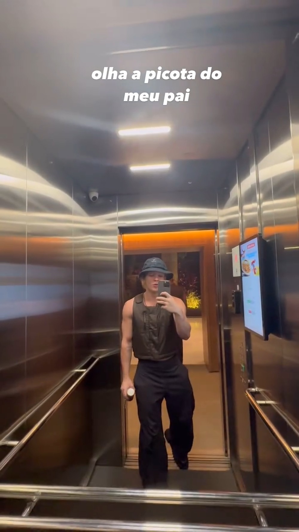 Juliano Floss mostra surpresa do pai para sua namorada, Marina Sena ...