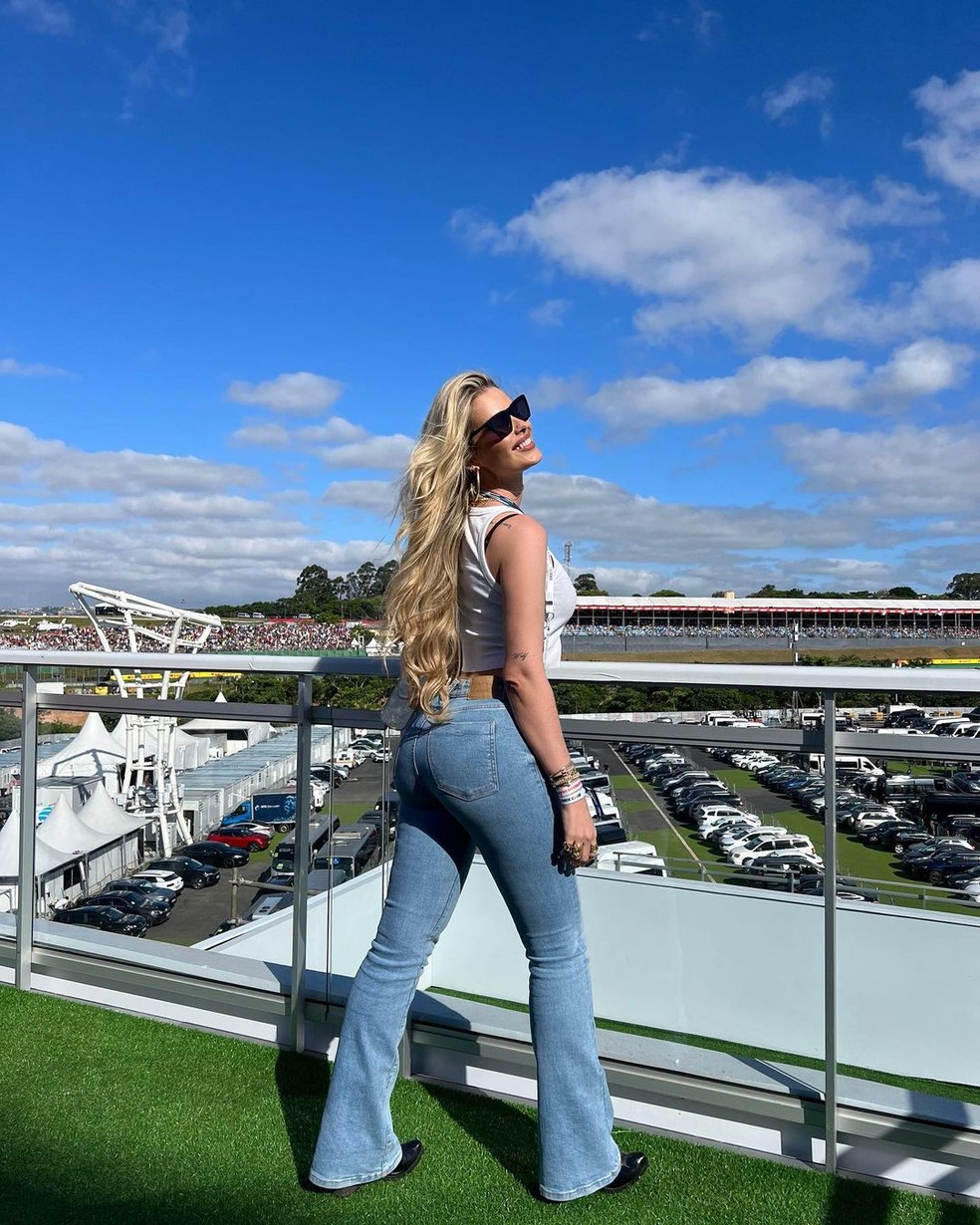 Detalhe em foto de Yasmin Brunet chama atenção de seguidores: 'Sei ...