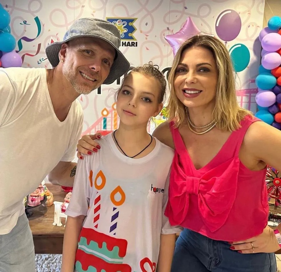 Sheila Mello desabafa após filha viajar com o pai, Xuxa: 'Morrendo de ...