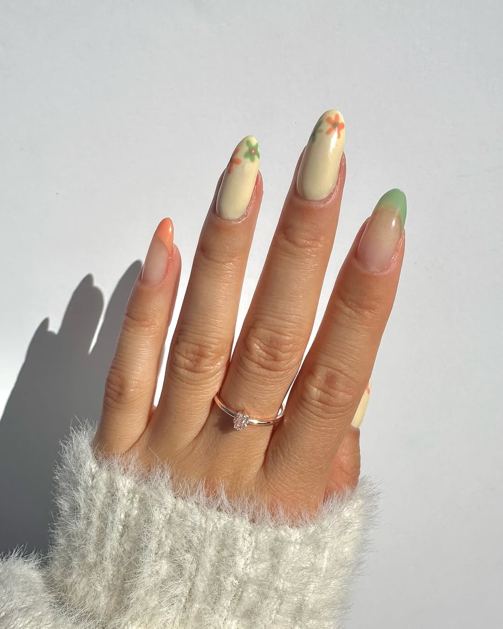 Cores vibrantes e nail arts coloridas: 28 unhas que são a cara do verão
