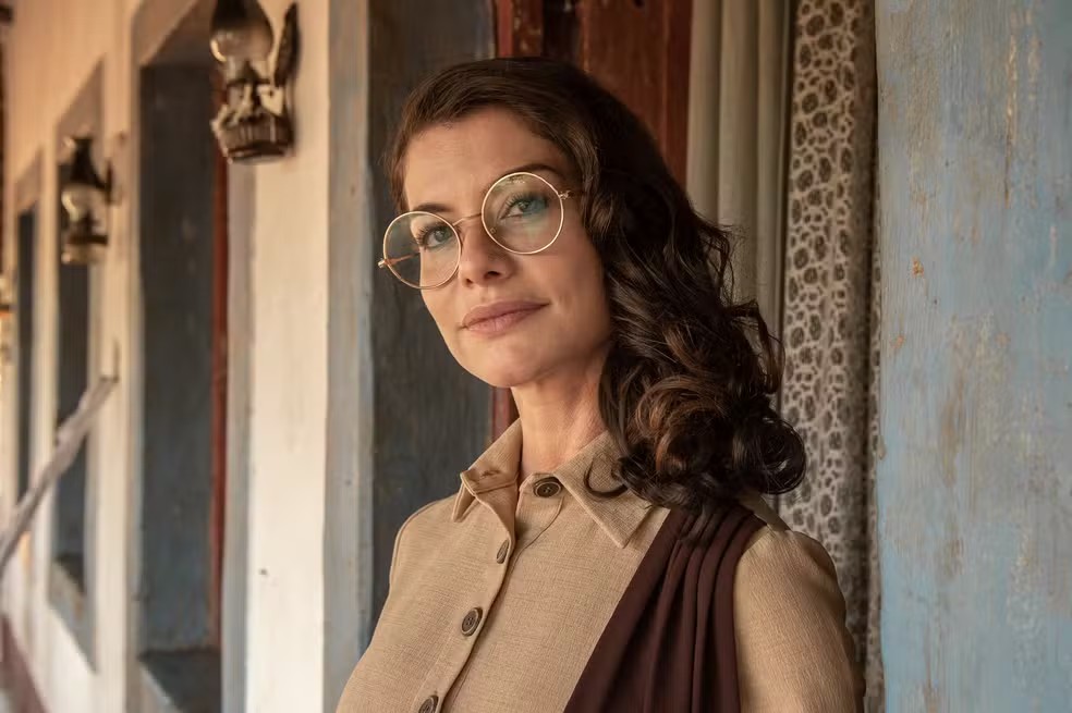 'Eu sou para poucos': Alinne Moraes detalha escolha por uma vida reclusa com marido e filho