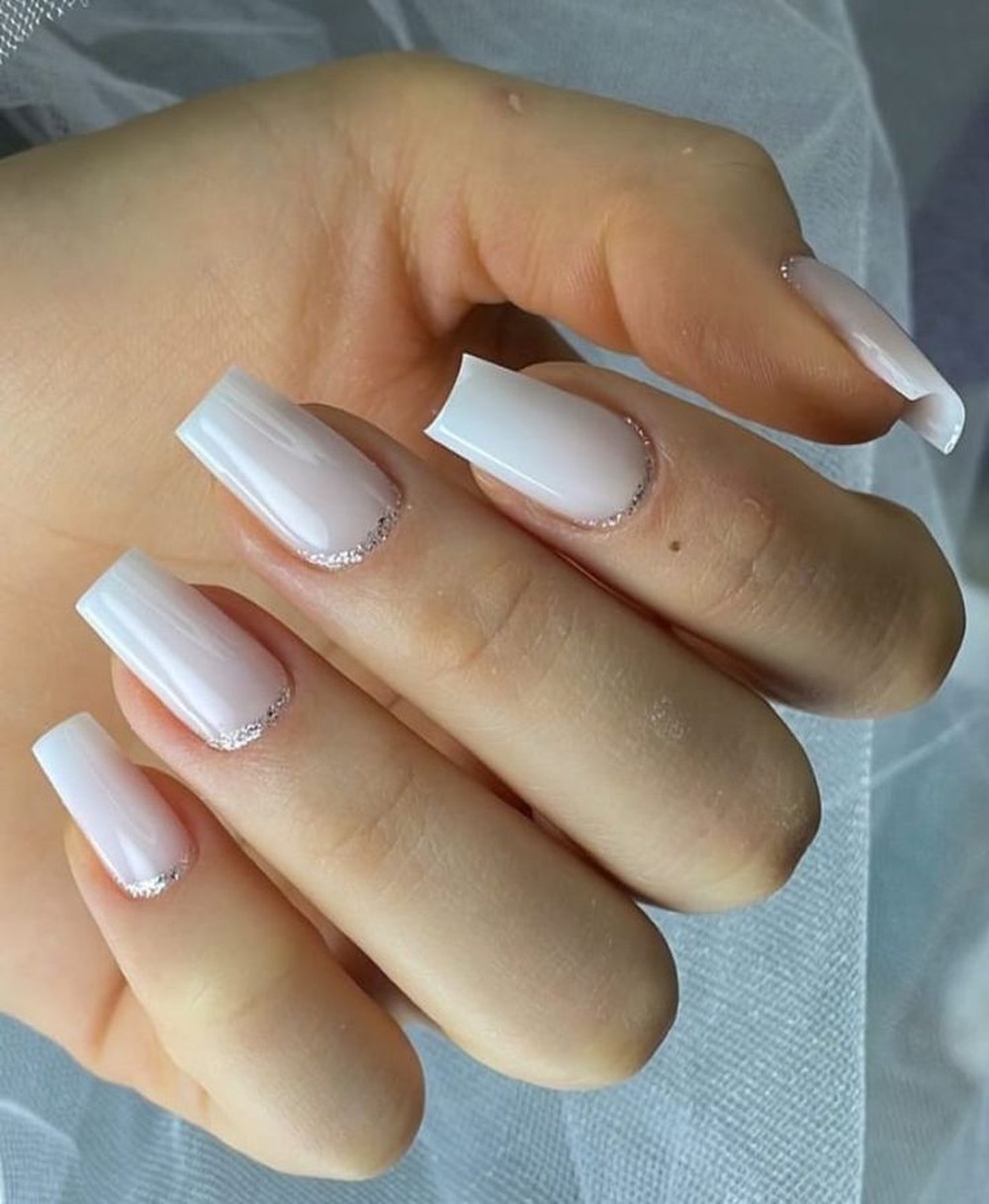 Unha de gel quadrada decorada: ideias únicas e delicadas para se inspirar