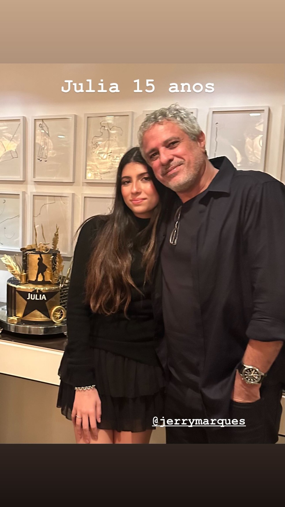 Mônica Martelli celebra 15 anos da filha com festa intimista e bolo ...