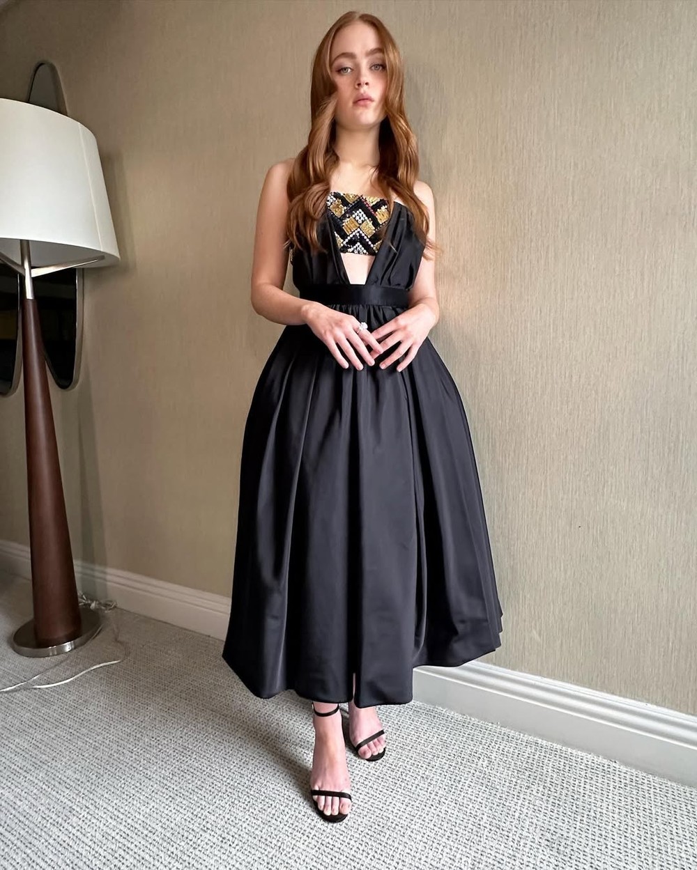 De garota prodígio a ícone fashion: a evolução de estilo de Sadie Sink