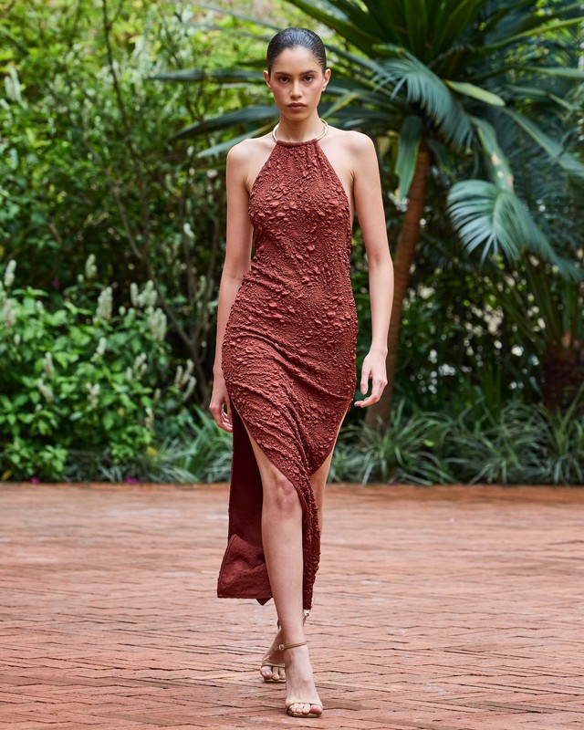 Marina Ruy Barbosa faz desfile de Ginger, marca própria, com famosos na ...