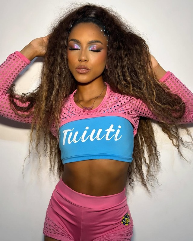 Rainha do Tuiuti, Mayara Lima defende enredo sobre 1ª trans do Brasil ...