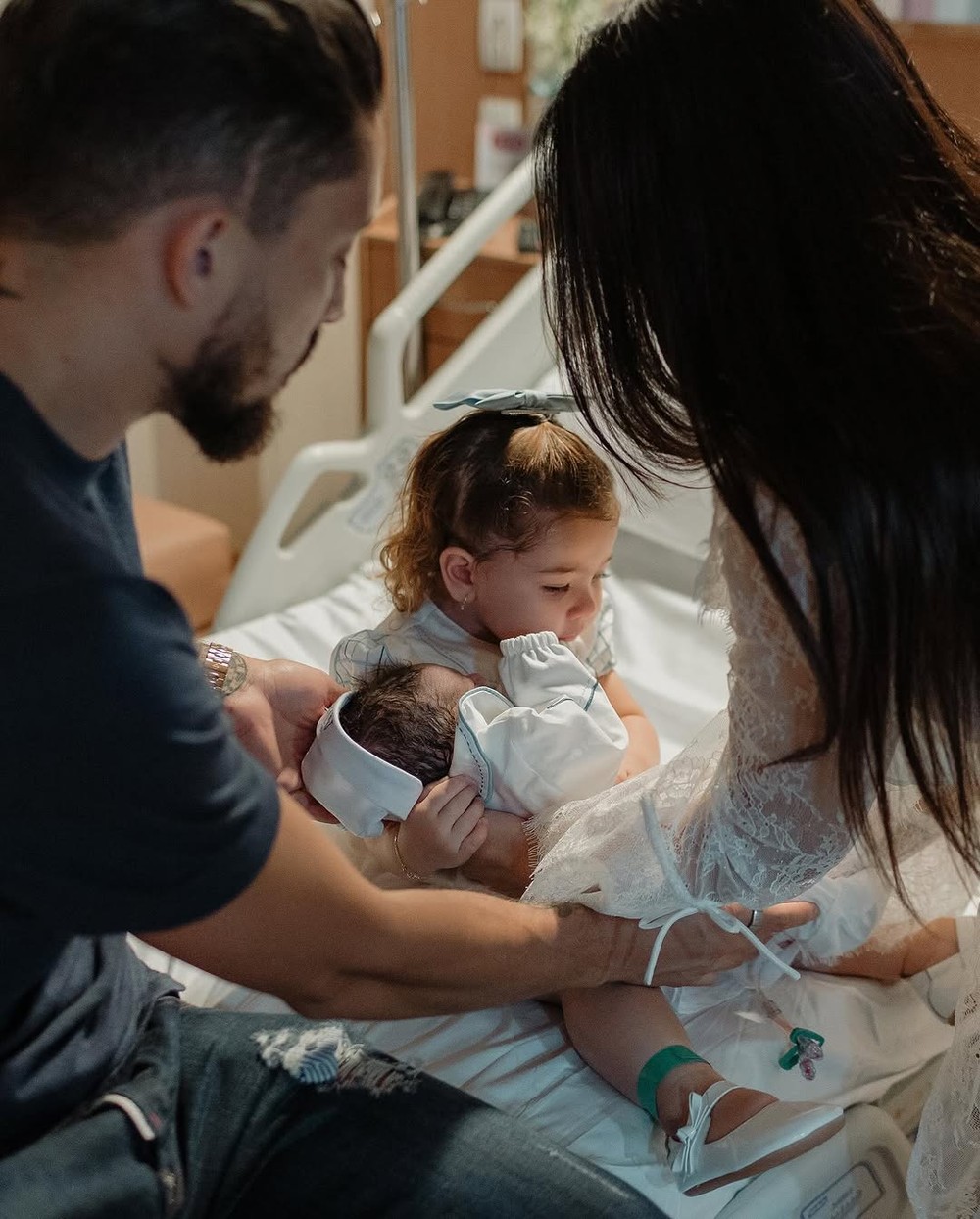 Nasce Alex, segundo filho de Alex Telles e Vitoria Telles