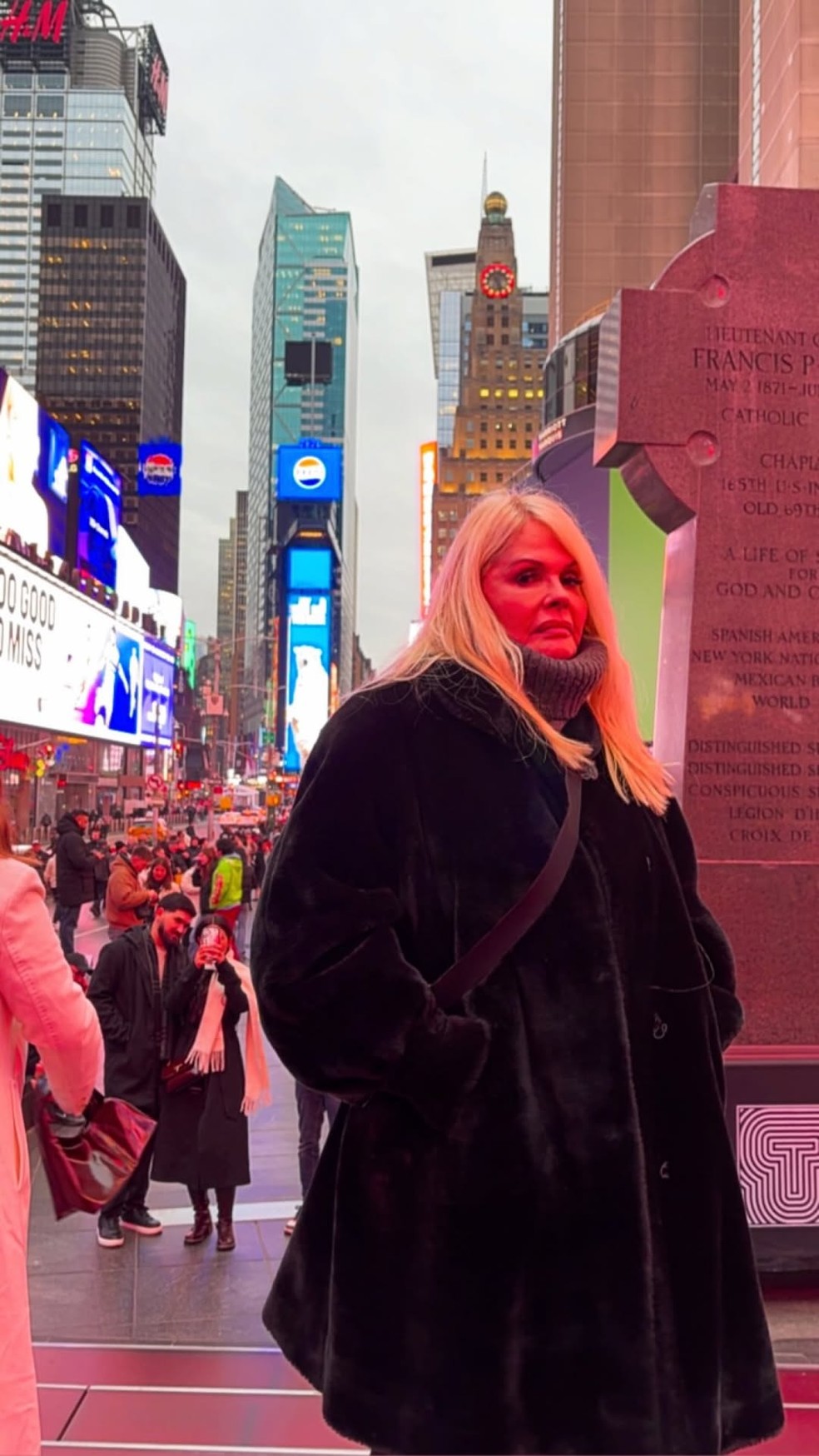 Monique Evans curte viagem romântica à Nova York com sua mulher, Cacá ...