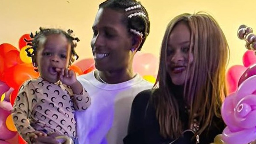 Com novo visual, Rihanna se diverte com A$AP Rocky e RZA em museu de balões