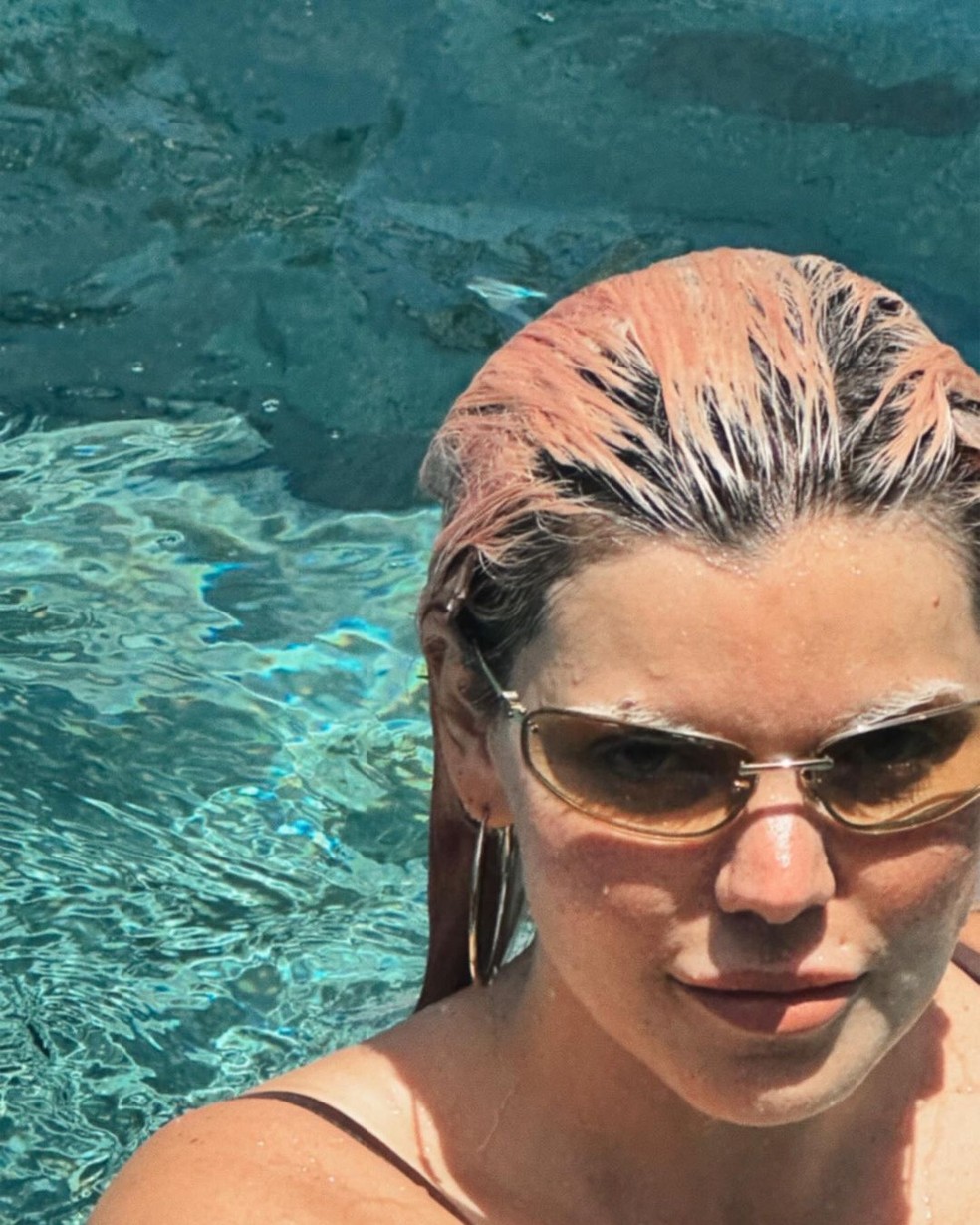 Duda Beat compartilha fotos raras de biquíni aproveitando férias na ...