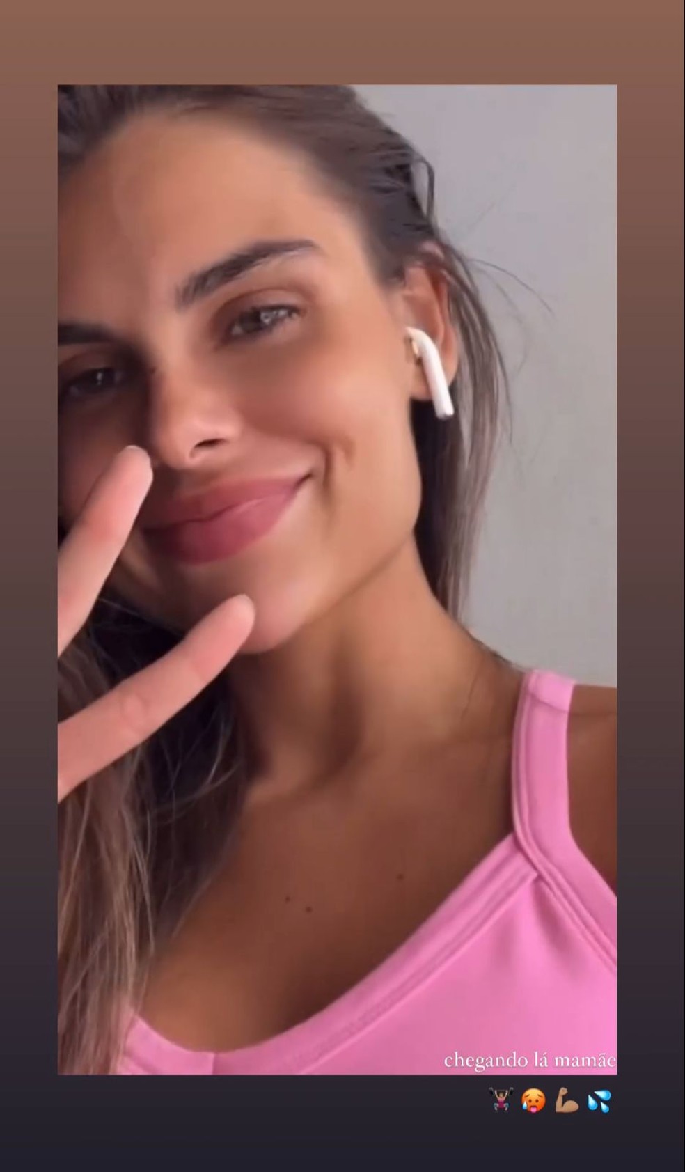 Amanda Kimberlly exibe abdômen após treino: 'Chegando lá'