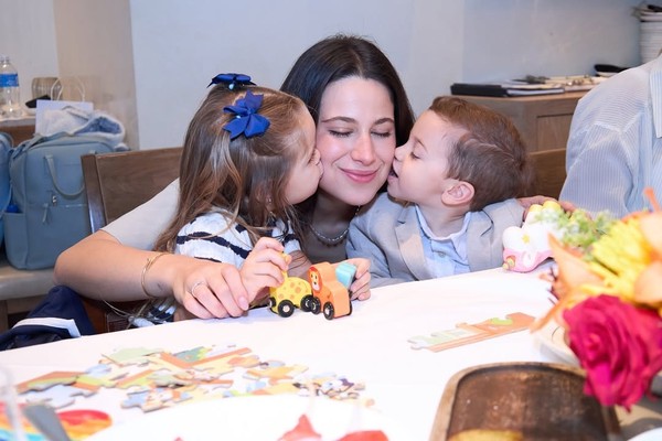Claudia Raia e Edson Celulari celebram juntos formatura da filha ...