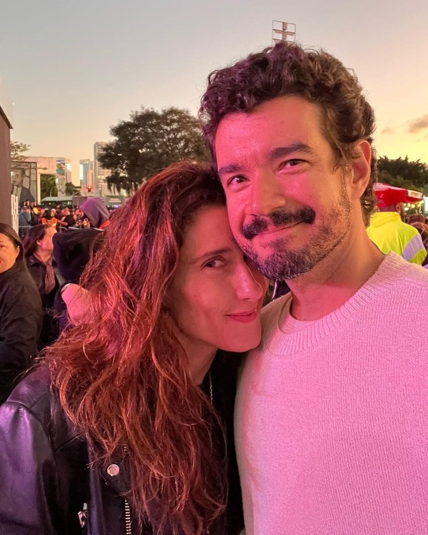 Paola Carosella celebra um ano de namoro com Manuel Sá: 'Meu baiano arretado'