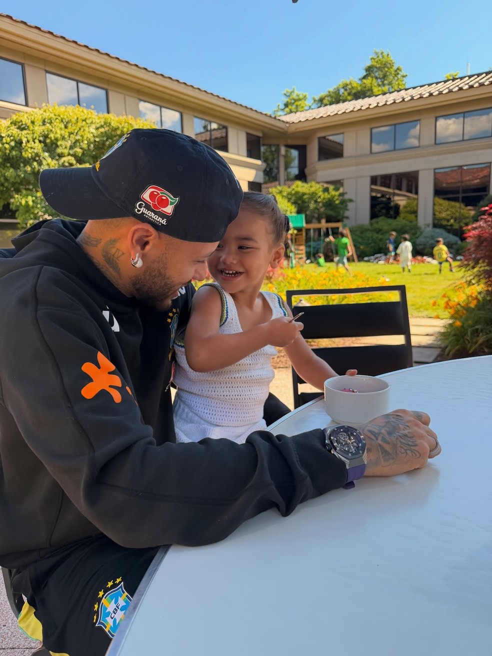 Grávida pela terceira vez de Neymar, Bruna Biancardi posa de biquíni ...