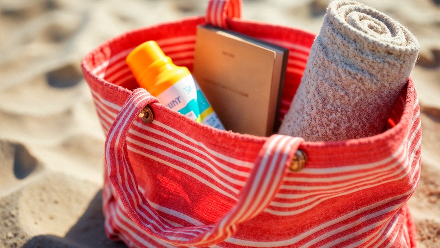 O que levar para praia? 7 itens indispensáveis para curtir à beira-mar
