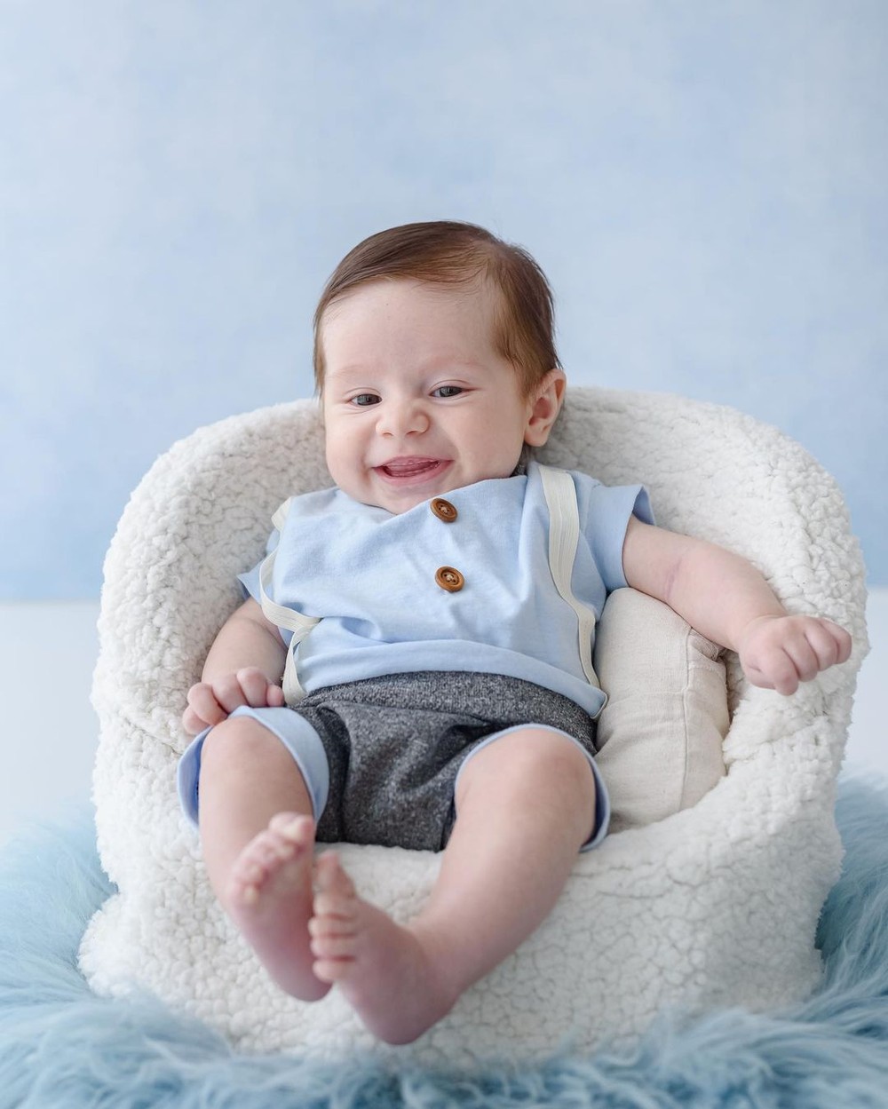 Pérola Faria encanta a web com fotos do filho, Joaquim: 'Morram de amores'