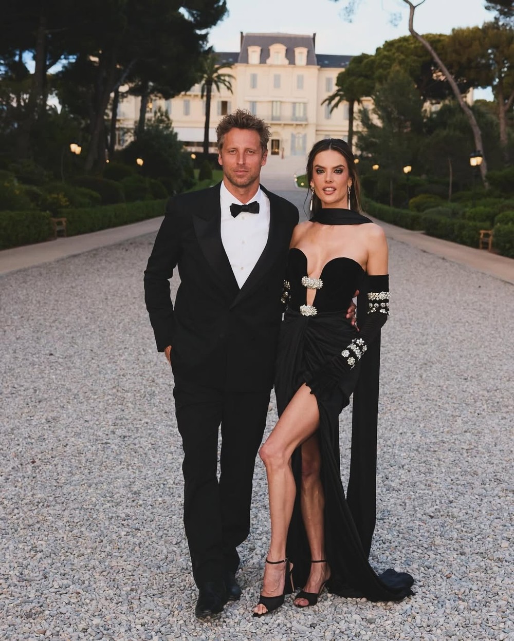 Alessandra Ambrósio abre álbum de noite especial com marido no Festival ...
