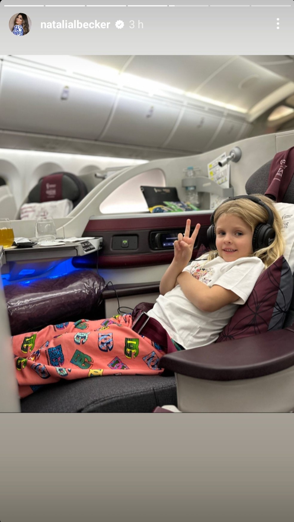 Natália Becker viaja para o Catar com os três filhos: 'Viver esse sonho'