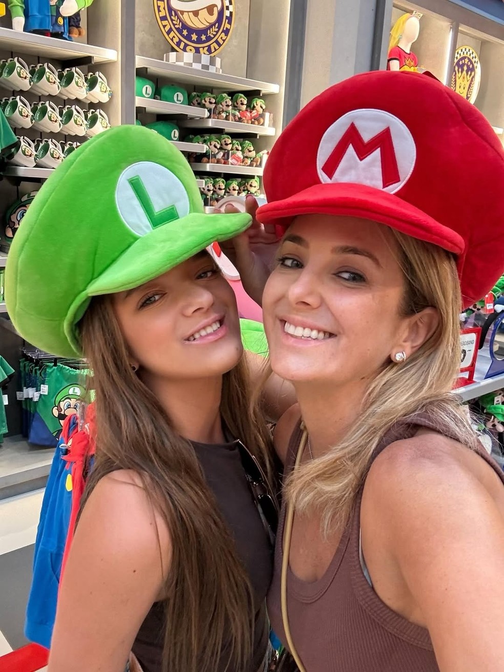 Longe da filha, Ticiane Pinheiro celebra aniversário de Rafa Justus ...