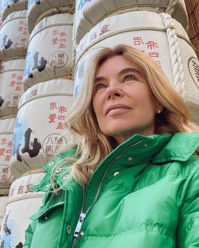 Desirée Soares faz charme ao posar para fotos no Japão: 'Maravilhosa'
