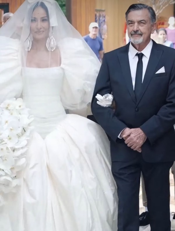 Sabrina Sato se declara no aniversário do pai, Omar Rahal: 'Obrigada ...