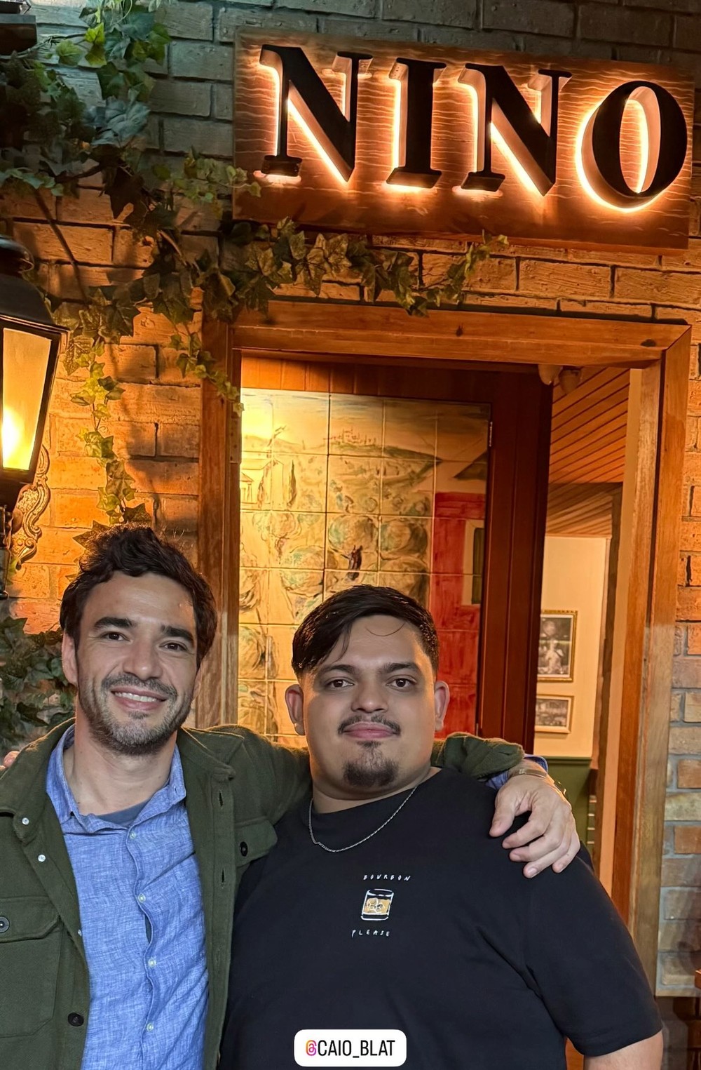 Aos 22 anos, filho de Ana Ariel e Caio Blat aparece em foto rara ...