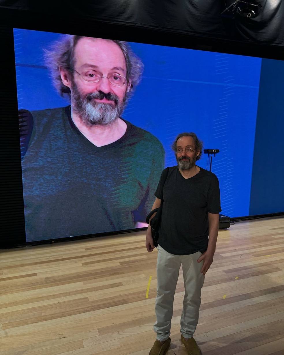 Letícia Sabatella publica cliques raros ao lado do namorado, Daniel Dantas