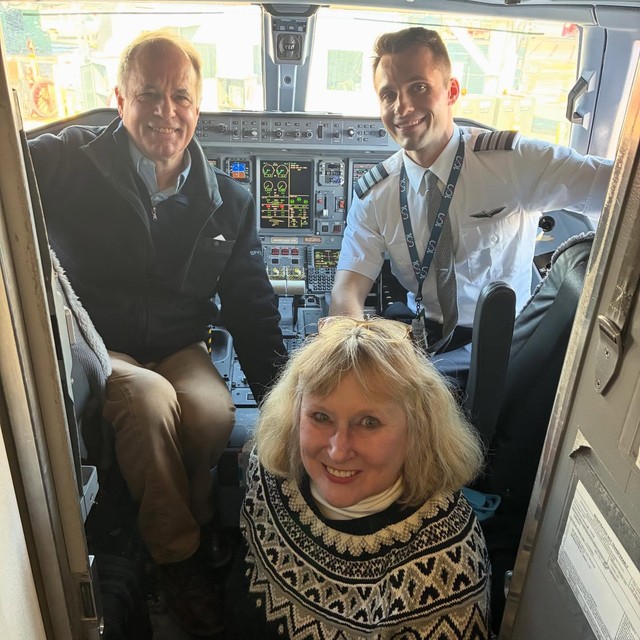Idosa de 88 anos faz primeira viagem de avião em voo pilotado pelo neto ...