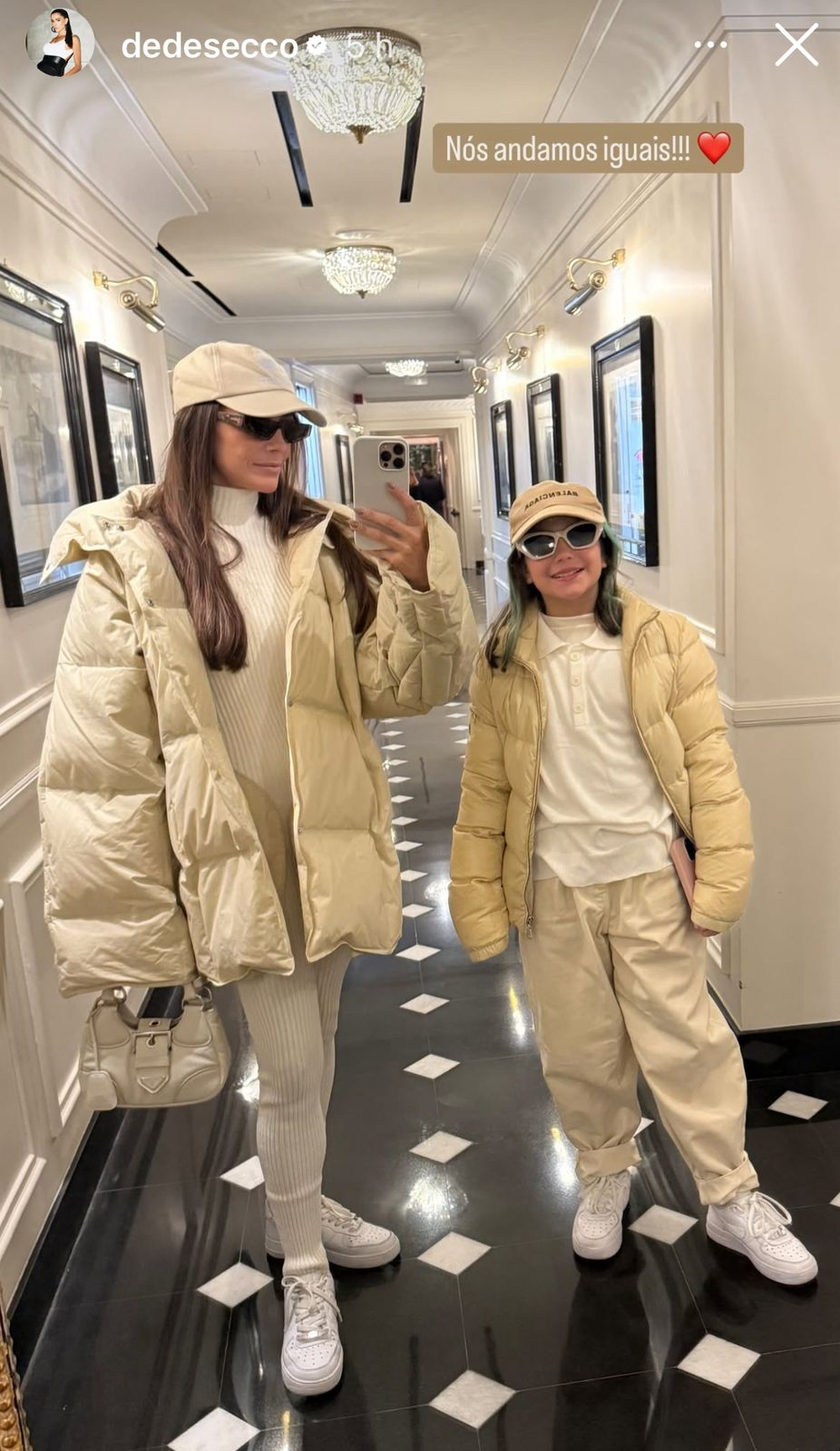 Filha de Deborah Secco usa look idêntico a mãe e ostenta boné de R$ 2,7 ...