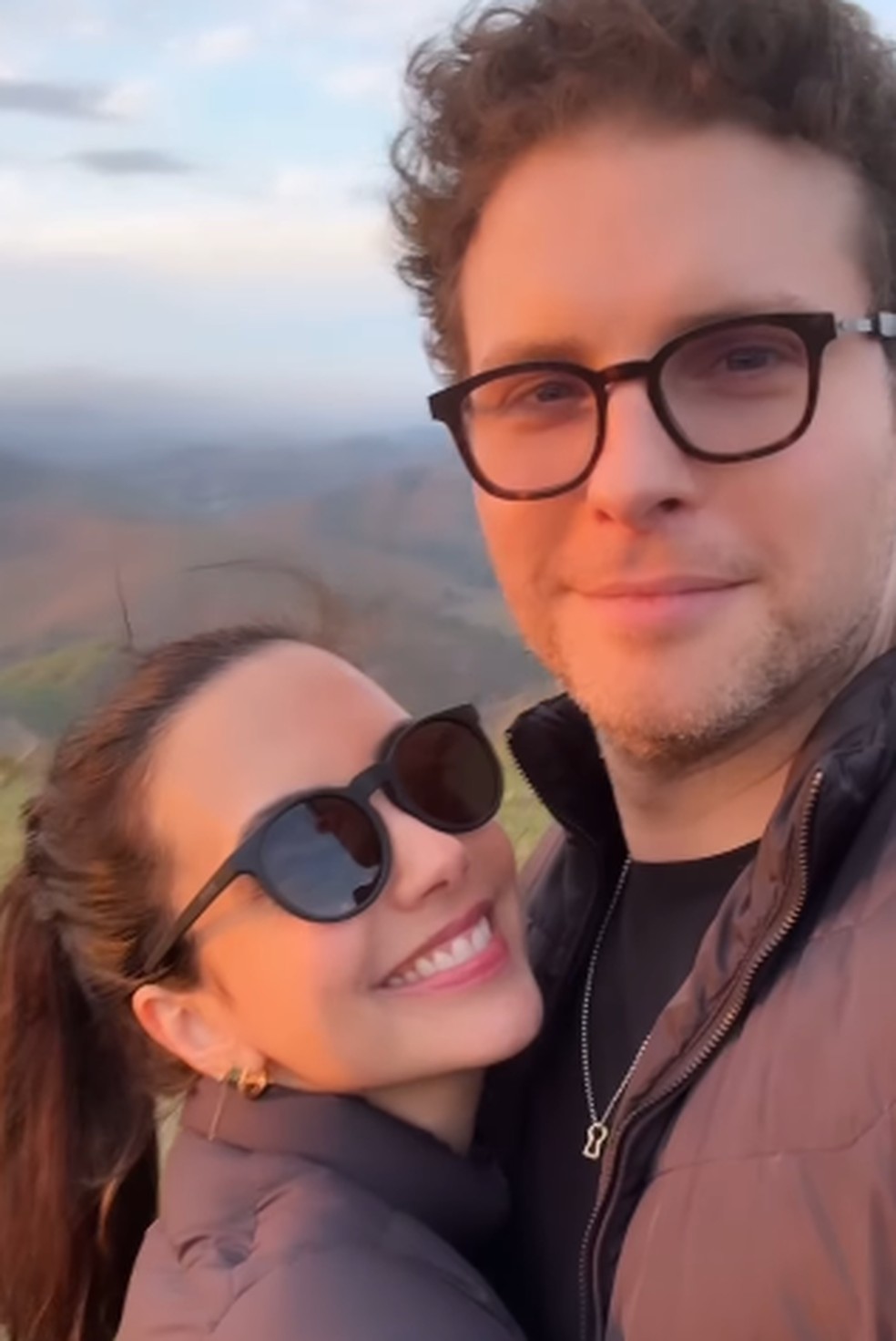 Thiago Fragoso vive longo casamento com atriz e tem dois filhos ...